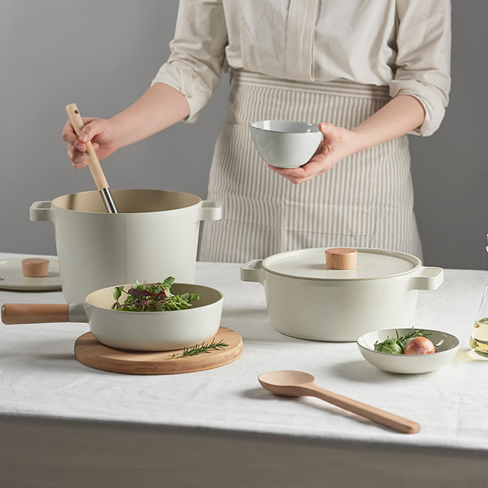 Neoflam Fika 24cm Fry pan Induction Bonus, 24cm Glass lid and Bamboo ...
